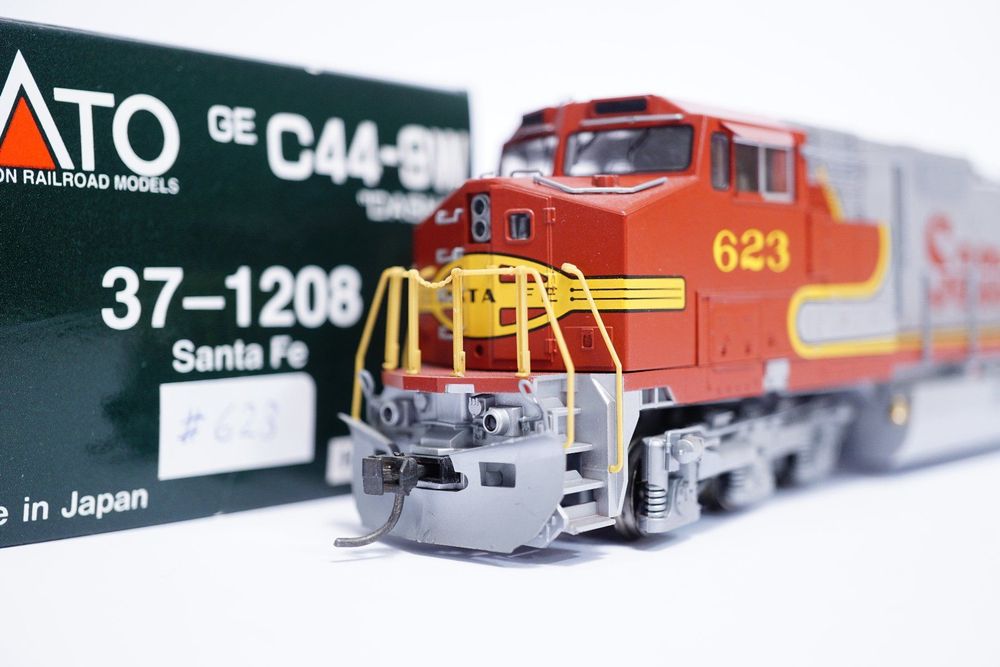 5ß Kato 37-1208 USA GE C44-9W Dash 9 Santa Fe #623 | Kaufen auf Ricardo