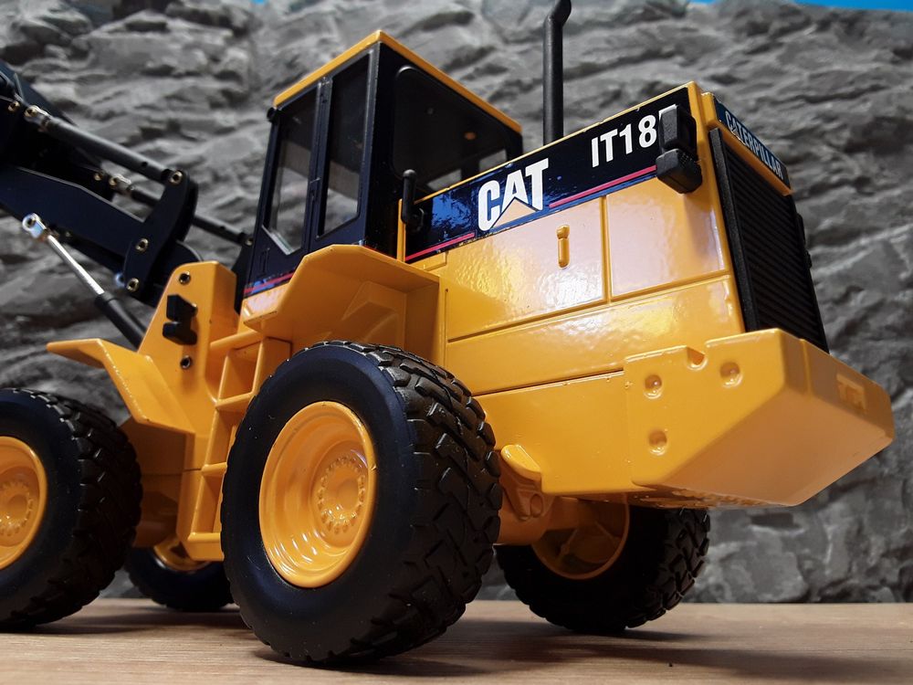 Rarität _ JOAL 184 _ Radlader CAT IT18F _ metall _ 1:25 | Kaufen auf ...