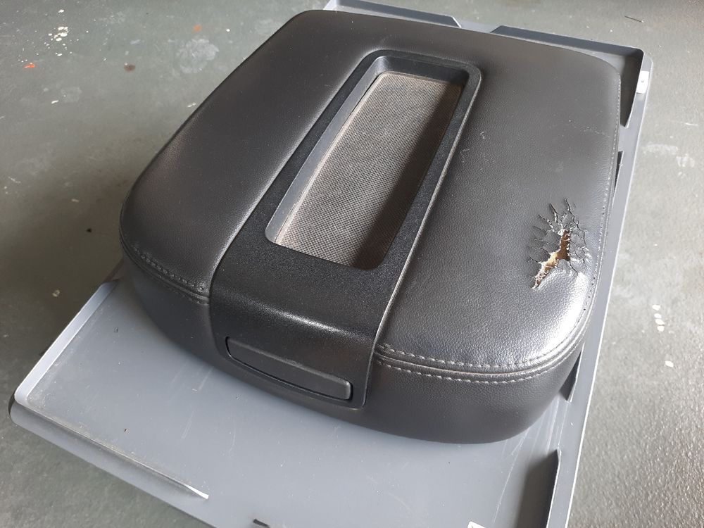 Mittelarmlehne GM GMT900 - Yukon, Tahoe, Suburban Silverado (Defekt) in ...