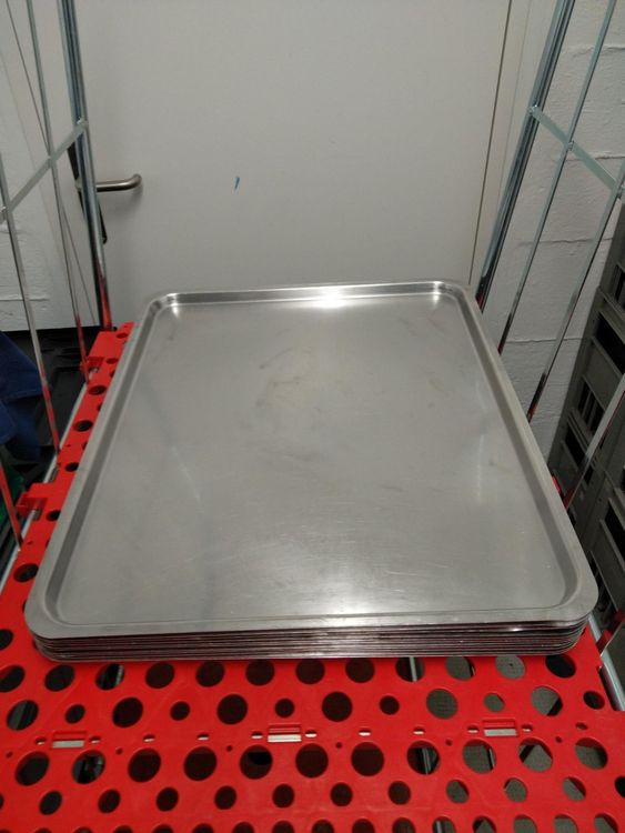 10 Gatsronormbleche GN 2/1 aus CNS (Gebraucht) in Fehren für CHF 100 ...