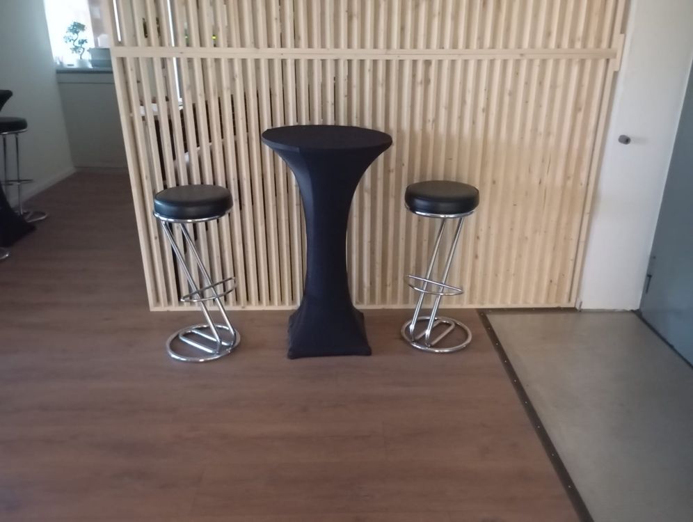 Stehtisch mit Höcker | Stehbar (Gebraucht) in für CHF 36 – nur Abholung ...