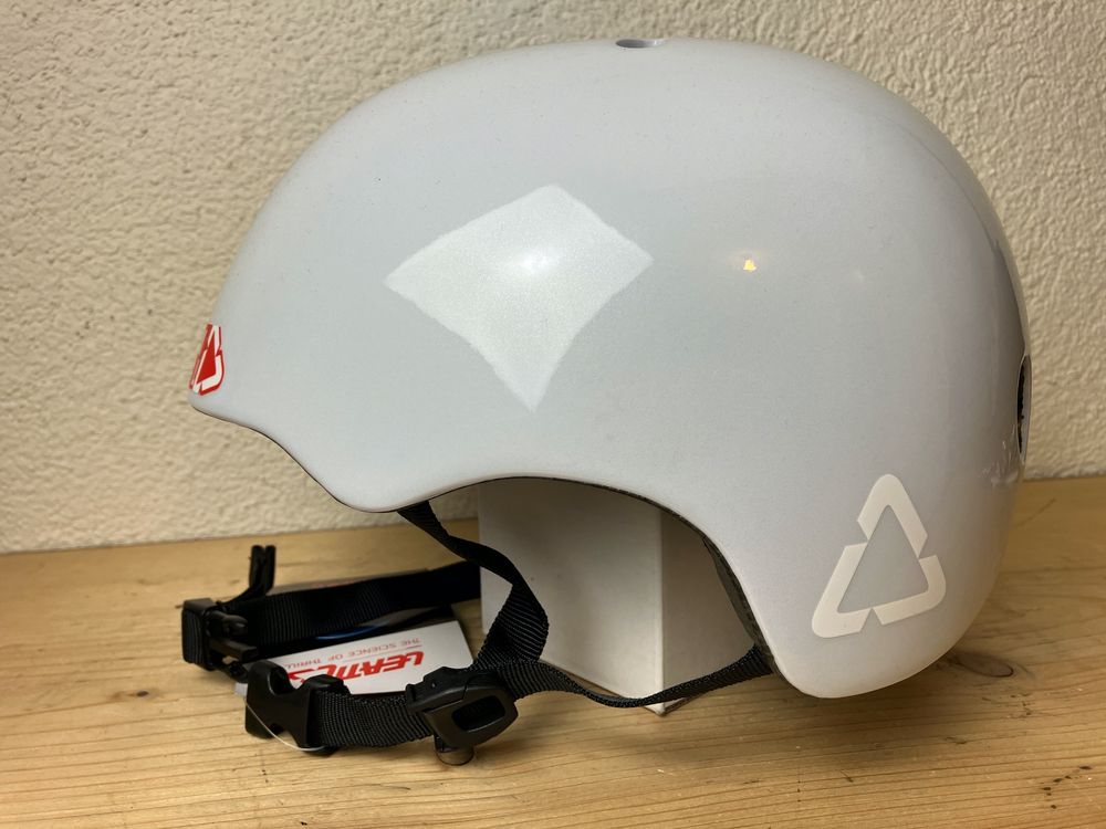 Leatt MTB Urban 1.0 Helm weiss Gr M/L 55 - 59cm BMX OVP (Neu und ...