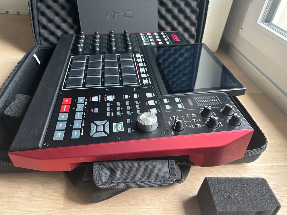 Akai MPC X (Gebraucht) in Pieterlen für CHF 999 – mit Lieferung auf ...