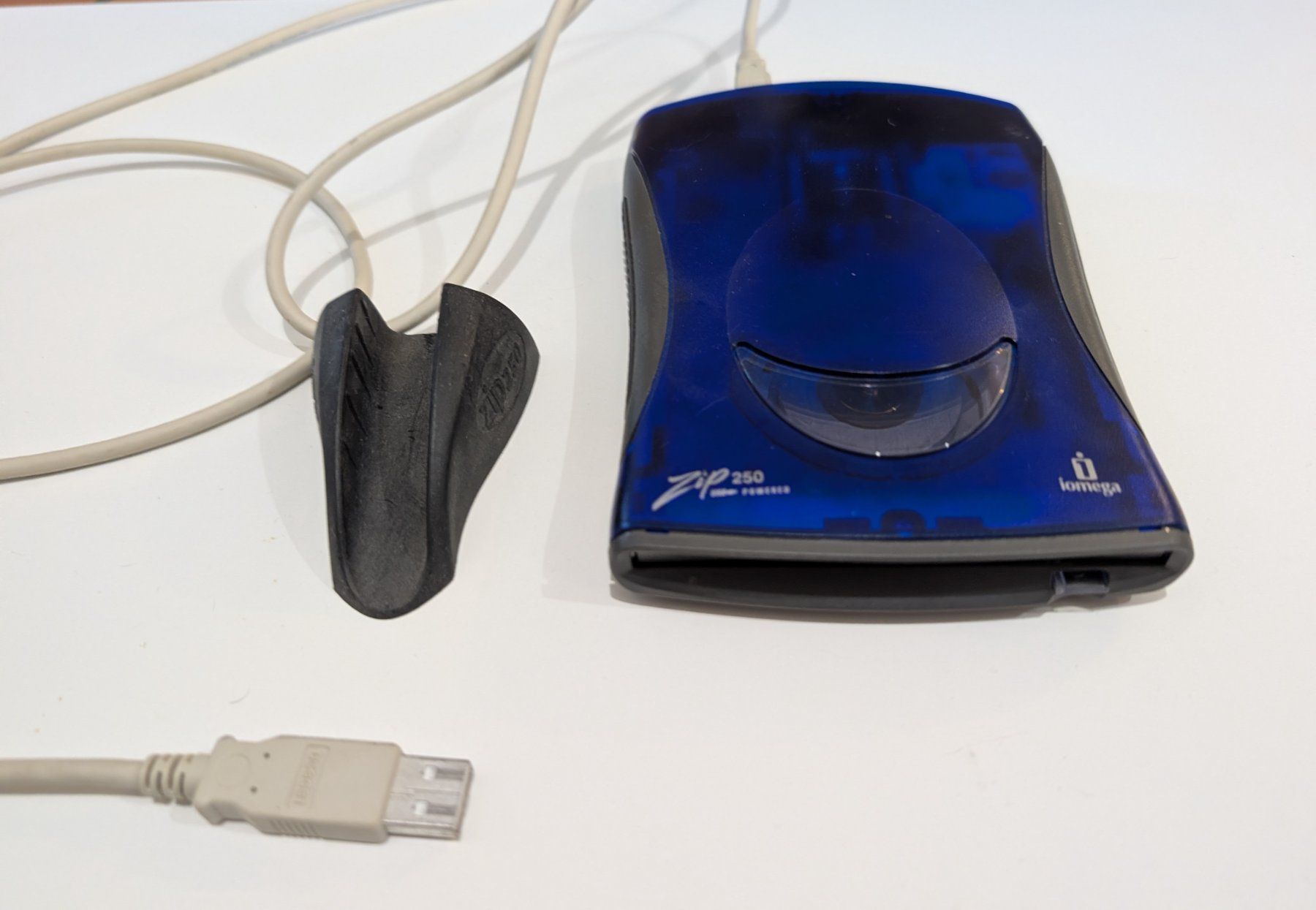 Iomega ZIP 250MB USB Drive mit 9 Disketten + Zubehör (Gebraucht) in ...