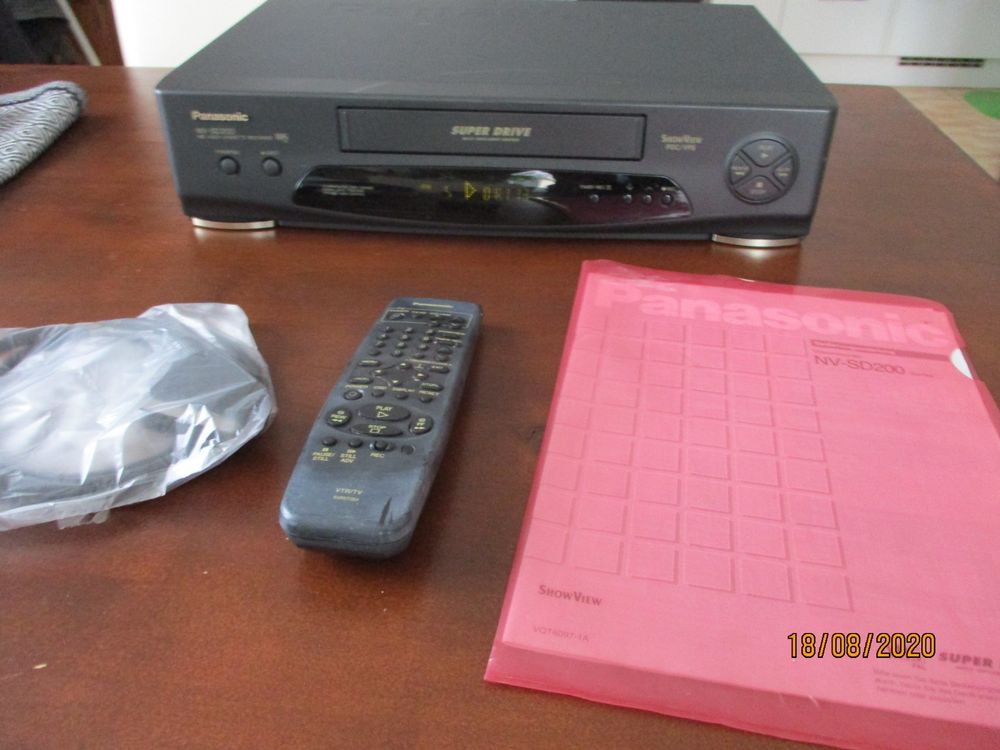 Panasonic NV SD200 VHS Recorder (Gebraucht) in Liestal für CHF 97 – mit Lieferung auf Ricardo kaufen