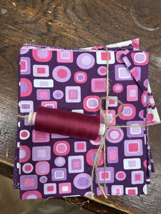 Patchwork-Stöffli (Neu (gemäss Beschreibung)) in Schwendibach für CHF 15 – mit Lieferung auf ...