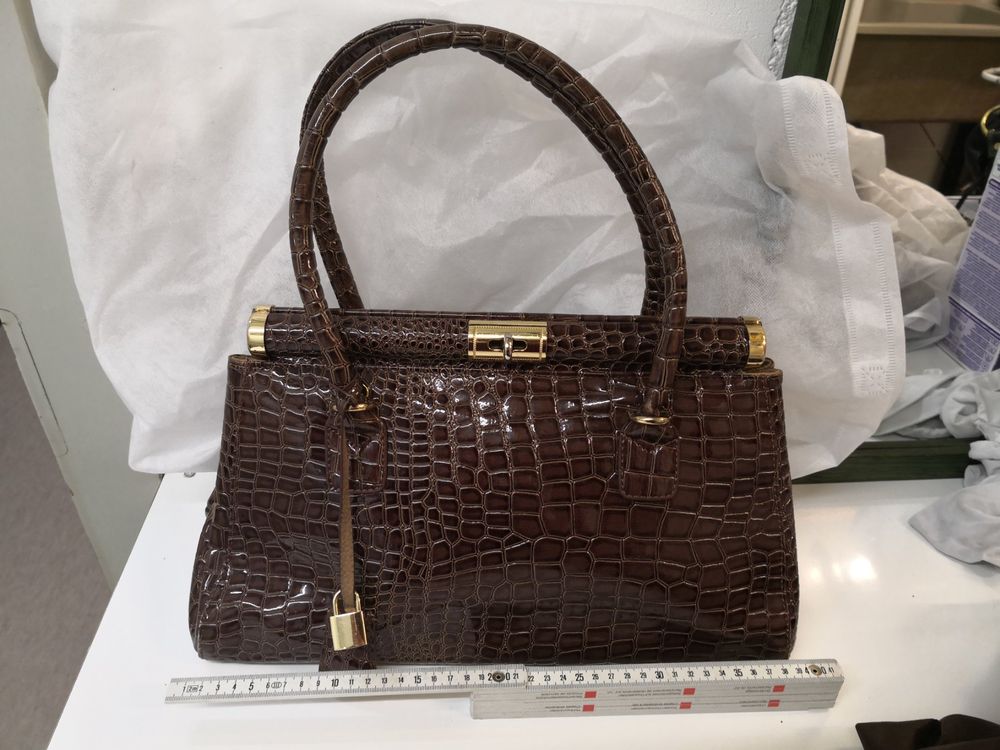 Leder Handtasche braun (Gebraucht) in Aesch BL für CHF 15 – mit ...
