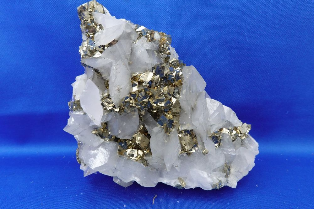 Calcit (UV) mit Pyrit (Gebraucht) in Schinznach Bad für CHF 69 – mit ...