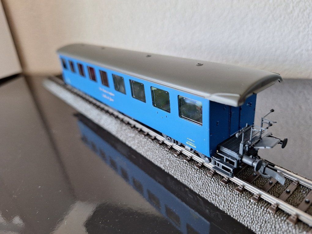 ROCO HO, Voiture bleu, train à vapeur de la vallée de Joux (Neuf avec ...