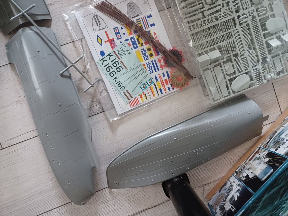 Revell HMS snowberry 1:72 (Neu (gemäss Beschreibung)) in Gontenschwil für CHF 80.5 – mit ...