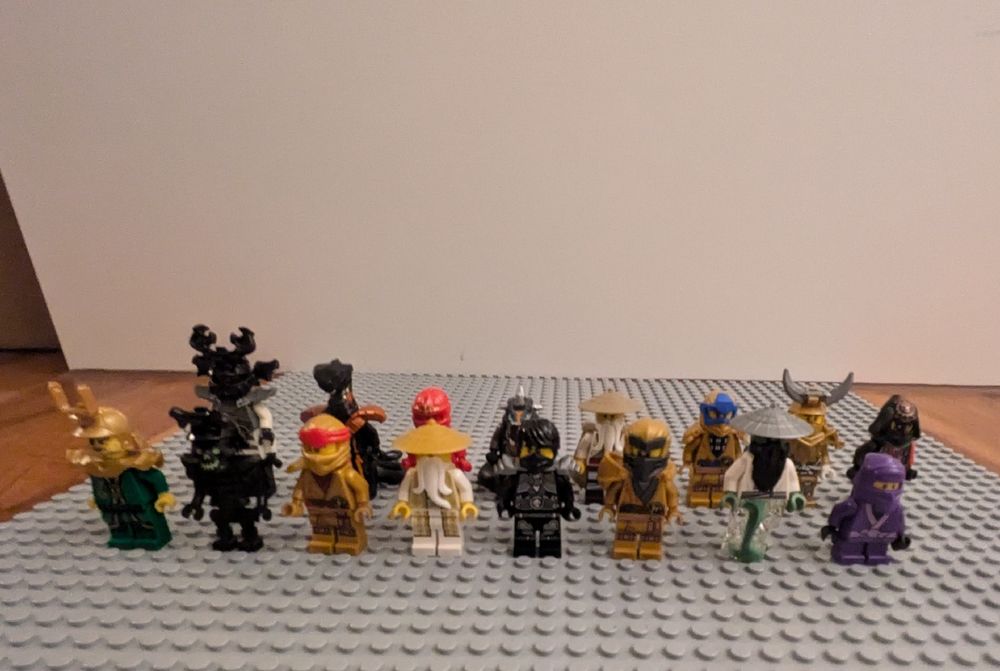 LEGO 16 Stk. Ninjago-Figuren (Gebraucht) in für CHF 85 – mit Lieferung ...