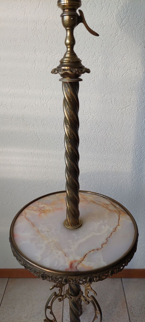 Lampe ancienne à pétrole avec table d'appoint, bronze (Gebraucht) in ...