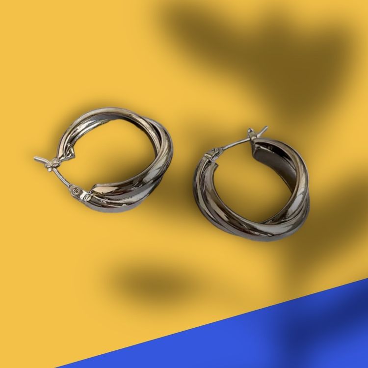 Ohrring 18k v. (Neu und originalverpackt) in Hemmental für CHF 24 – mit Lieferung auf Ricardo kaufen