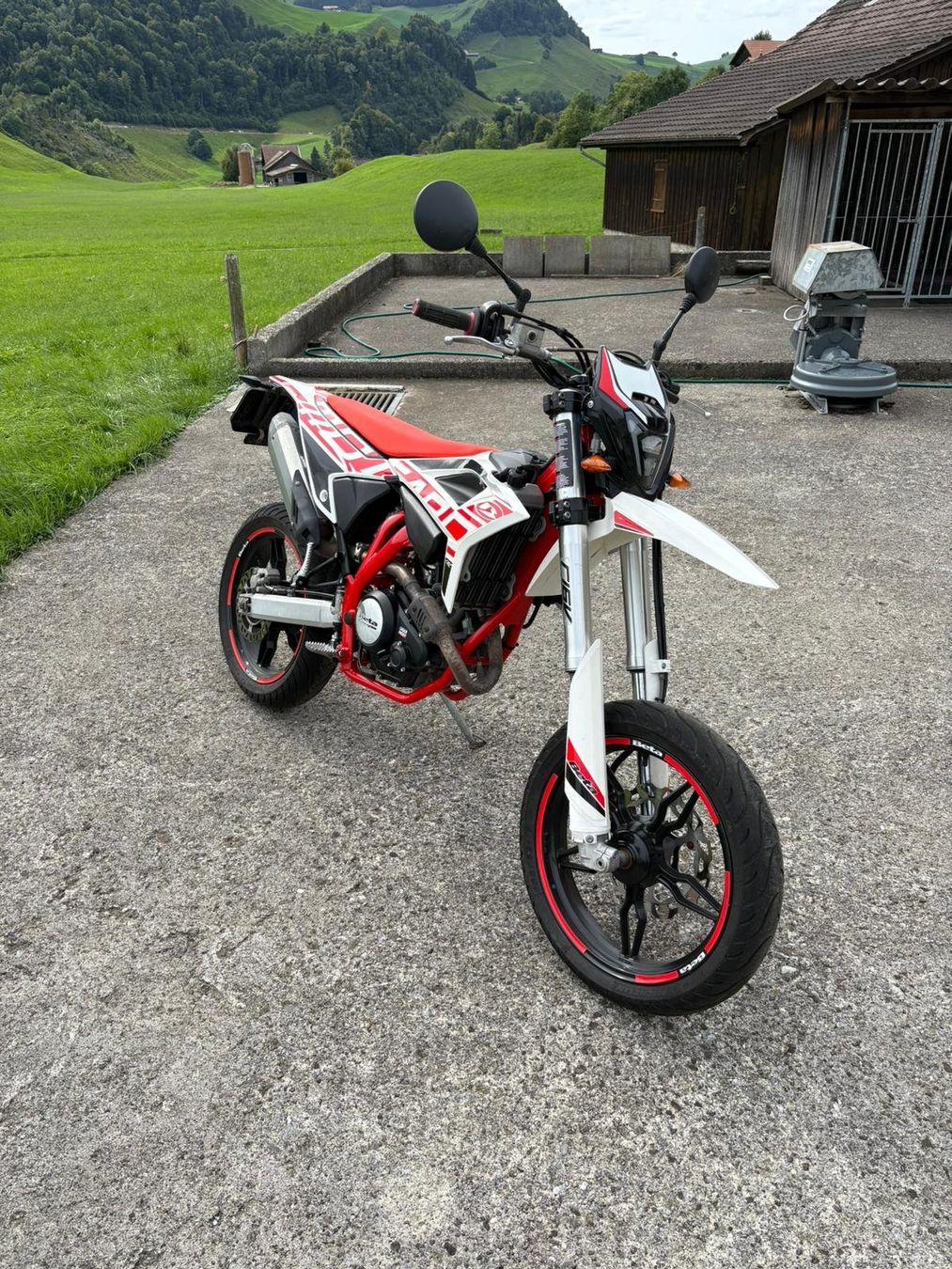 Schone Supermoto 125ccm Gebraucht Ebenbild