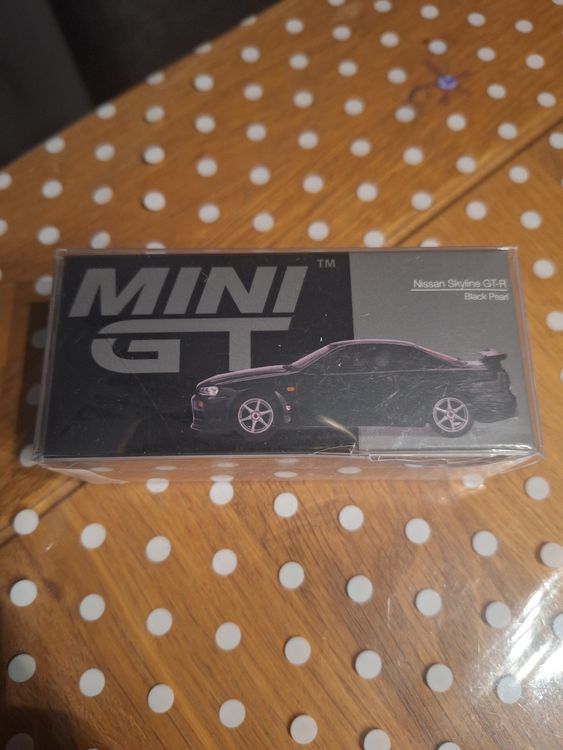 Mini GT #570 Nissan Skyline GT-R Black Pearl (Neu und originalverpackt ...