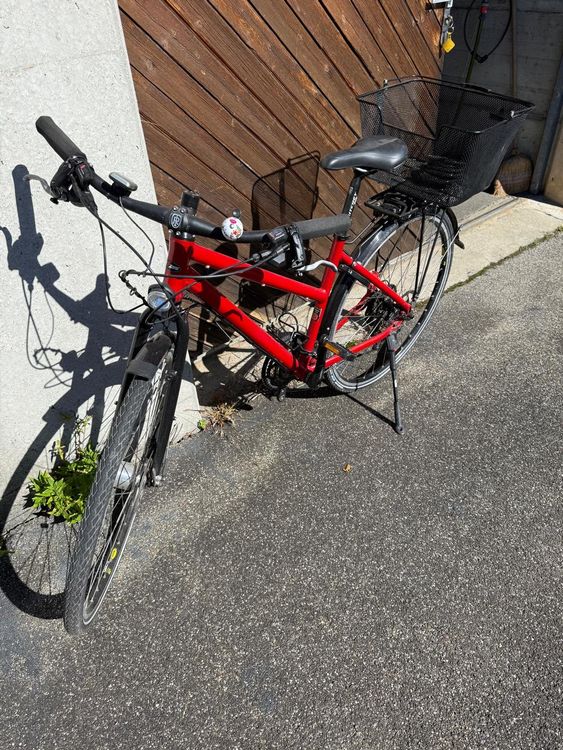 Damen Trekking-Velo rot, wenig gefahren (Gebraucht) in Villnachern für ...