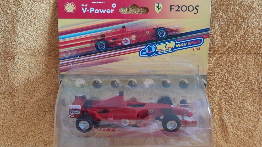 Ferrari F2005 + Ferrari F50 Shell V-Power 1:38 neu (Neu und ...