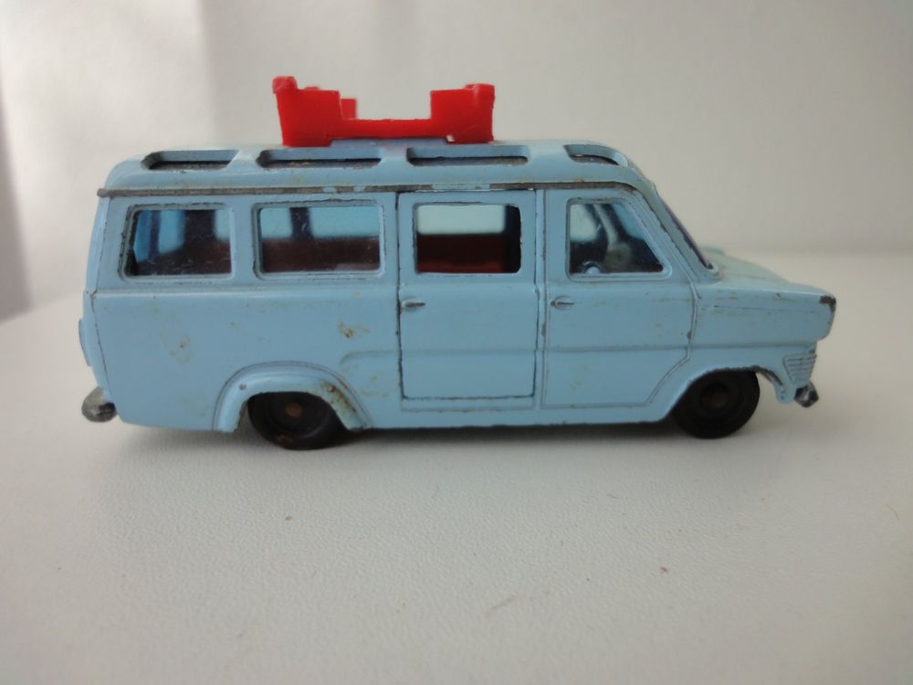 322.) Siku - Ford Transit V334 V264 mit Bootsträger | Kaufen auf Ricardo