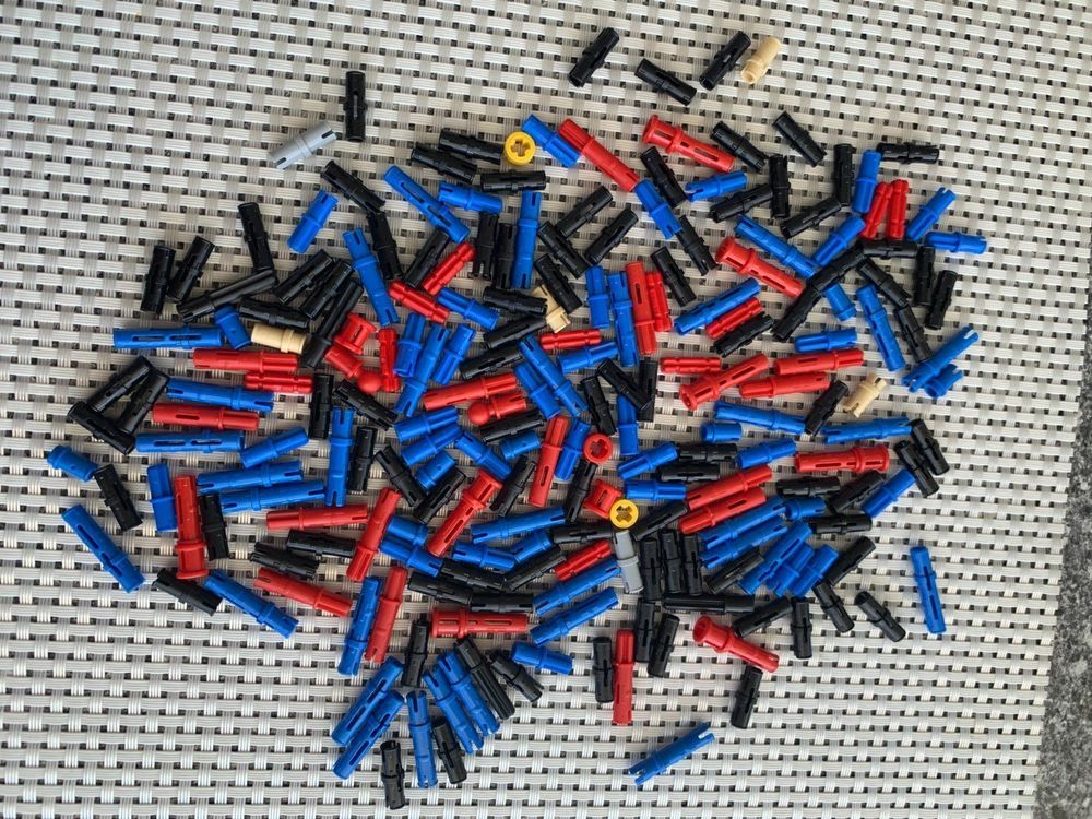 Lego Technik Pins Stecker Achsen 42109 (Gebraucht) in Buochs für CHF 2. ...