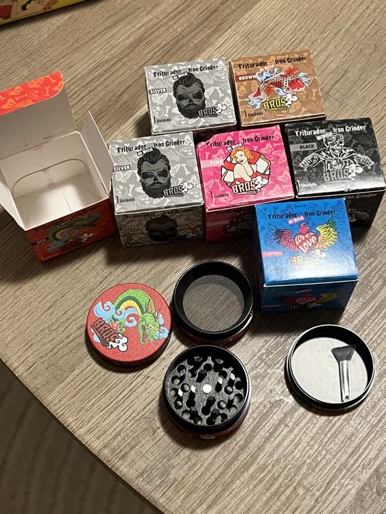 7 Grinder Neu (Neu und originalverpackt) in Schlieren für CHF 1 – mit ...