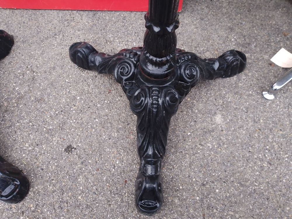 Ancien pied de table de bistrot en fonte/Tischbein Gusseisen | Acheter ...