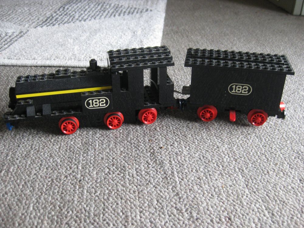 Lego Lokomotive 182 mit Wagen (Gebraucht) in Heimberg für CHF 51 – mit ...