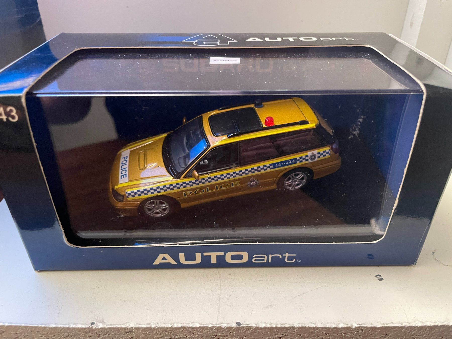 Subaru Legacy Polizei Police AUTOART 1:43 (Neu und originalverpackt) in ...