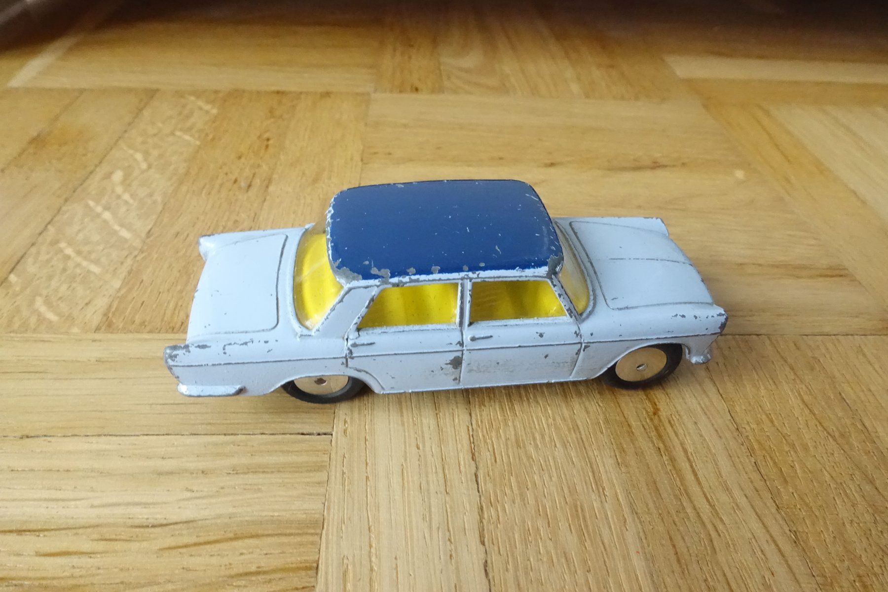 Corgi Toys Fiat 1800 (Gebraucht) in Aesch BL für CHF 15 – mit Lieferung ...