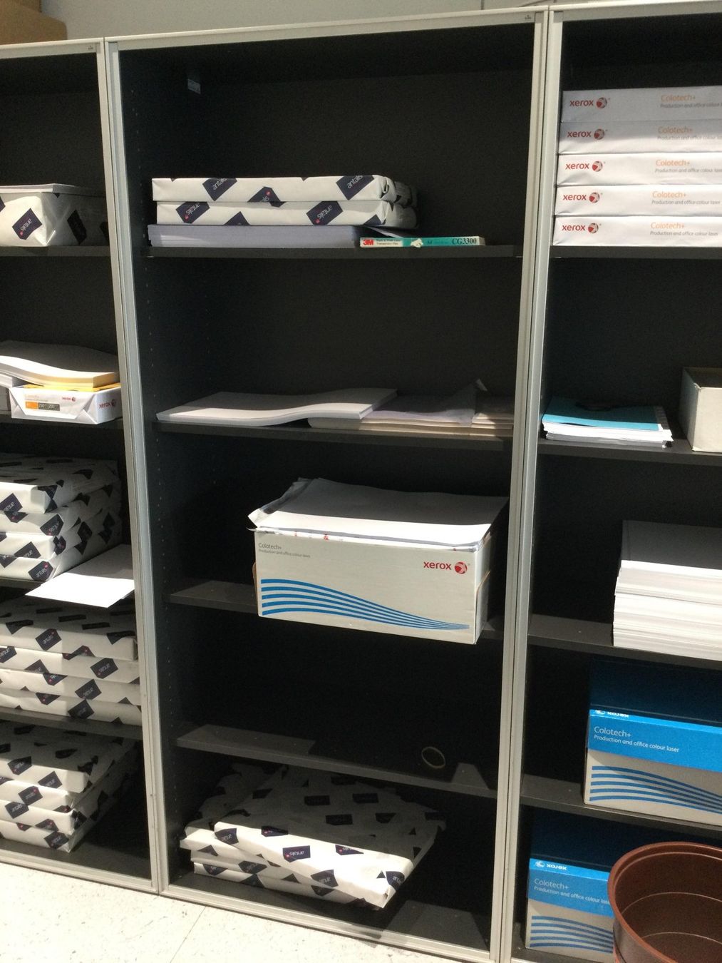 Elan Regal 79x185x41.5cm - in 4852 ROTHRIST (Gebraucht) in Affoltern am ...