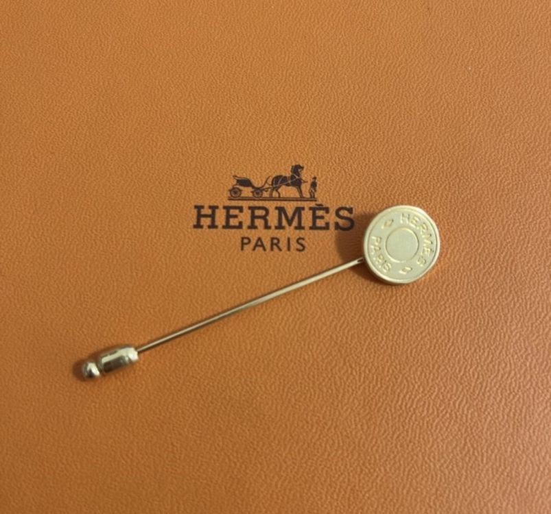 Authentic Hermes Paris gold tie pin (Neu (gemäss Beschreibung)) in ...