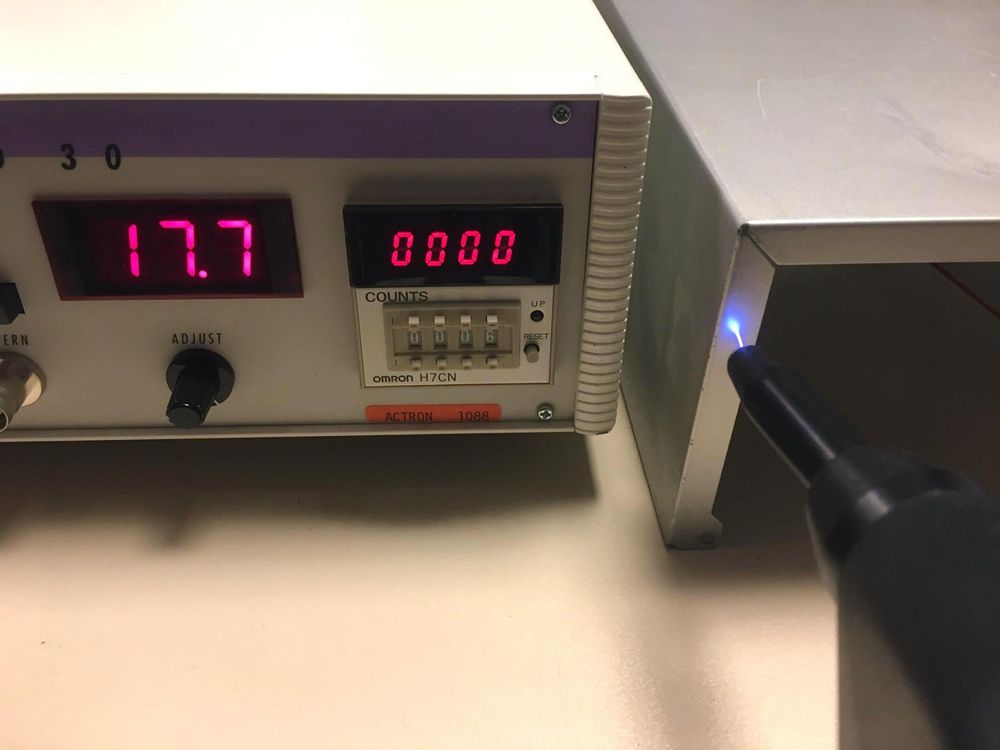 EM Test ESD-30 Electrostatic Discharge Simulator (Gebraucht) in ...