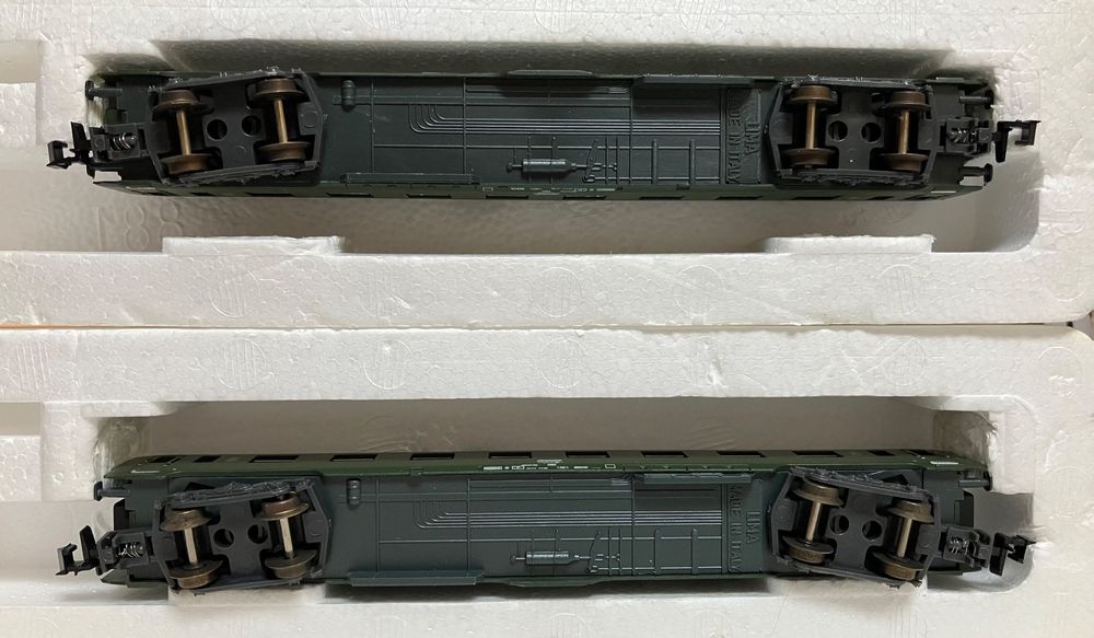 SNCF 2 voitures DEV Logo blanc encadré état neuves | Kaufen auf Ricardo