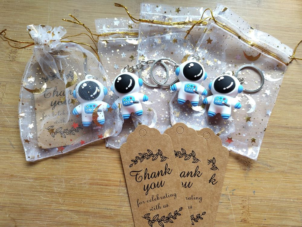 4 Schlüsselanhänger Astronaut Organza Text Schild neu | Kaufen auf Ricardo