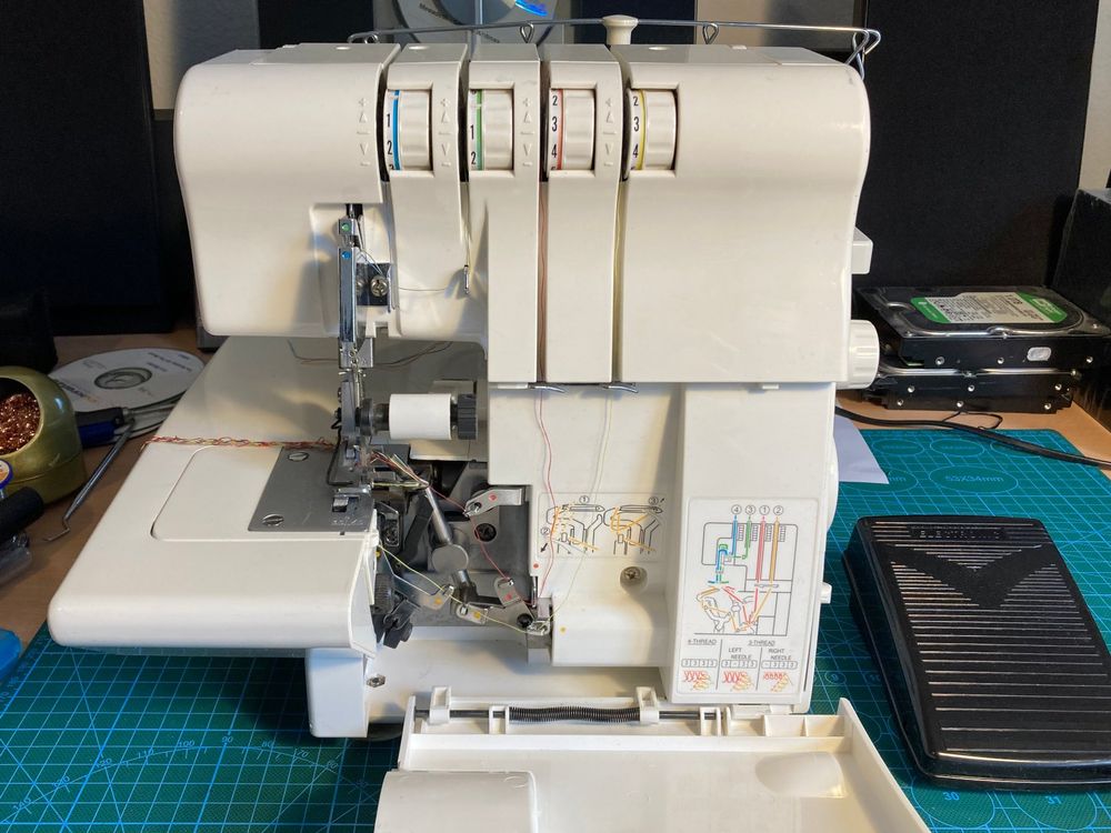 Surjeteuse/Serger/Overlock Singer 14SH654 (Gebraucht) in St. Gallen für ...