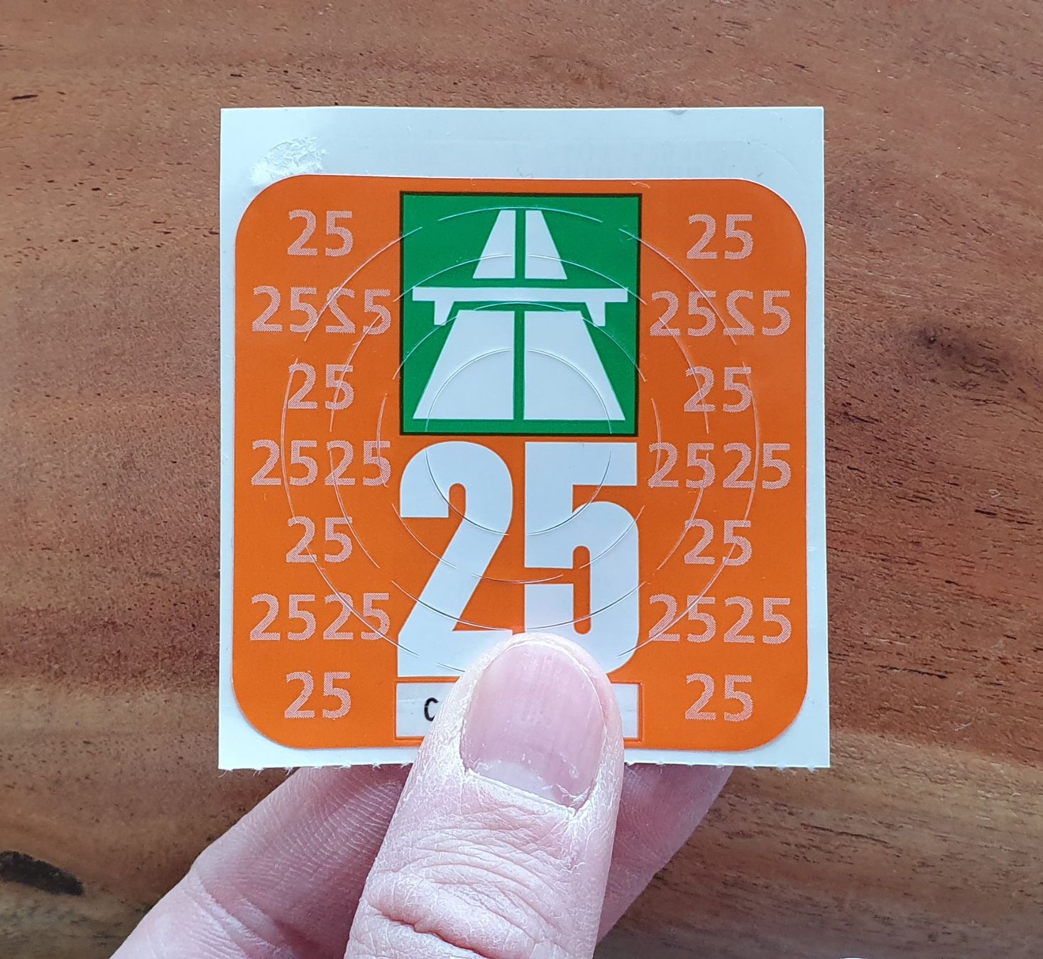 Neue Autobahnvignette 2025 (Neuf avec emballage d'origine) à Zürich pour CHF 35 – retrait ...