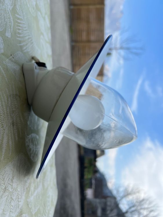Wandlampe / Stalllampe mit Glas und Emailschirm | Kaufen auf Ricardo