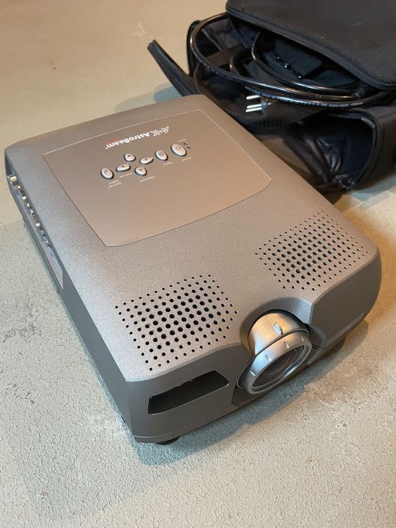 Anders+Kern - A+K AstroBeam X110 / Beamer mit Fernbedienung (Gebraucht ...