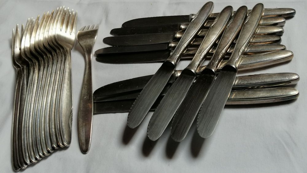 Besteck Salat/Vorspeisen je 12 Stück Messer und Gabeln (Gebraucht) in Oberriet SG für CHF 18 ...