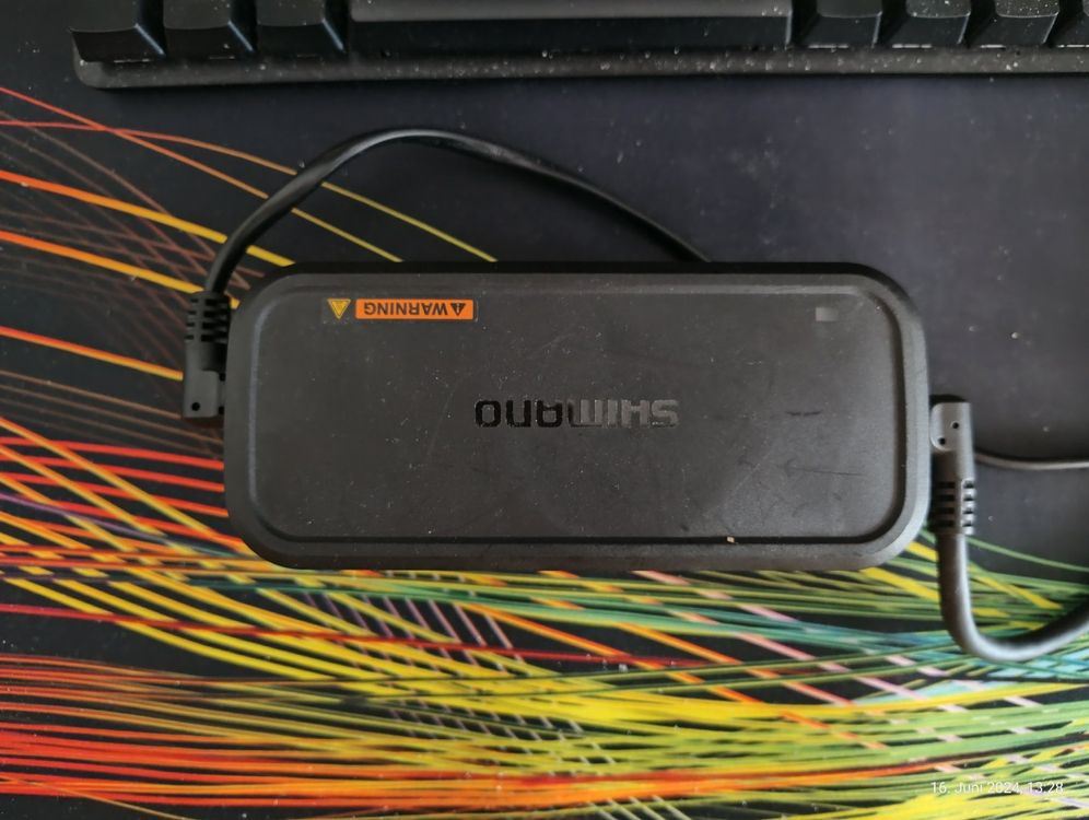 Shimano Akku BT_E8010 und Shimano Schnell-Ladegerät EC-E8004 | Kaufen ...