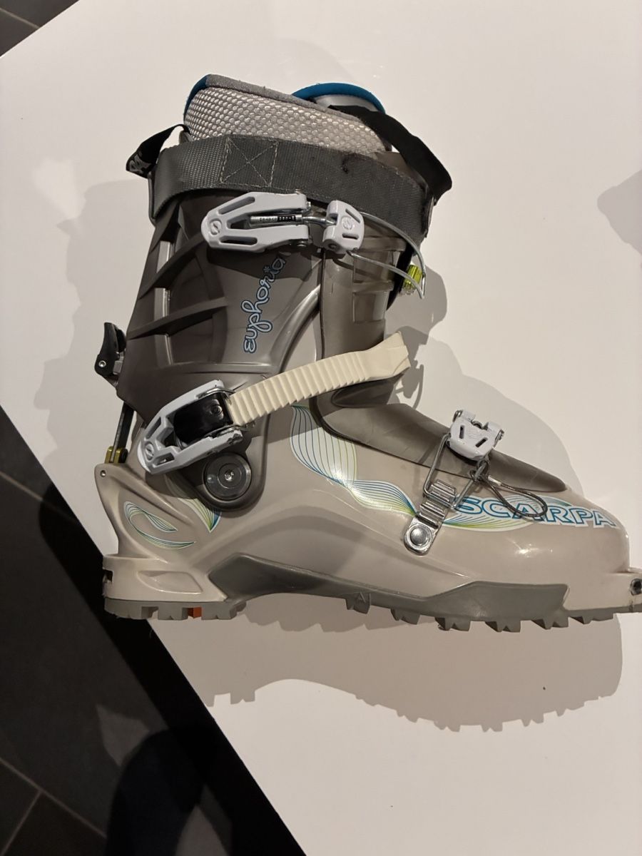 Scarpa Euphoria, taille 26 Chaussures de ski de rando (Gebraucht) in ...