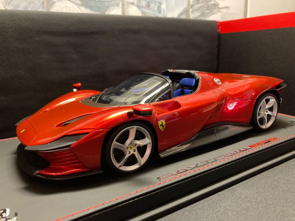 Ferrari SP3 Daytona Rosso Magma 1/18 Nr. 586/899 NEU/OVP BBR | Comprare ...