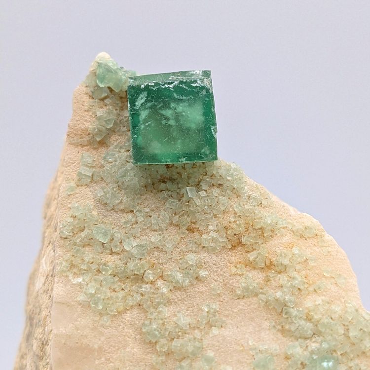 GRÜNER FLUORIT, EDELSTEINE auf HELLER MATRIX, Madagaskar (Neu (gemäss Beschreibung)) in Balerna ...