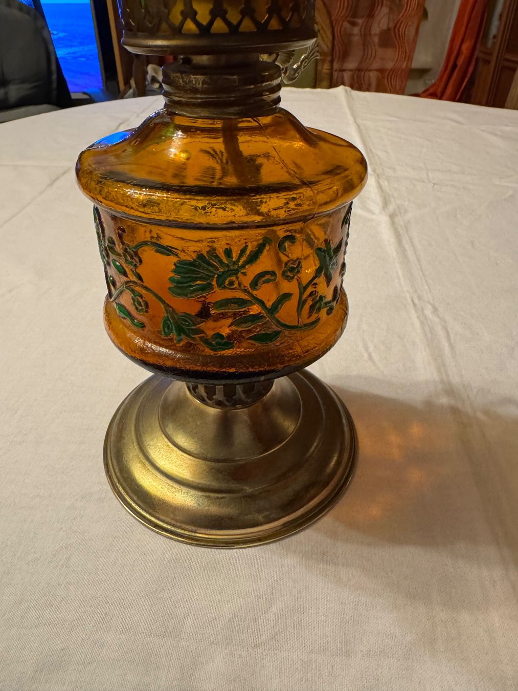 Belle lampe à pétrole vintage, verre ambré (D'occasion) à la Chaux-de ...
