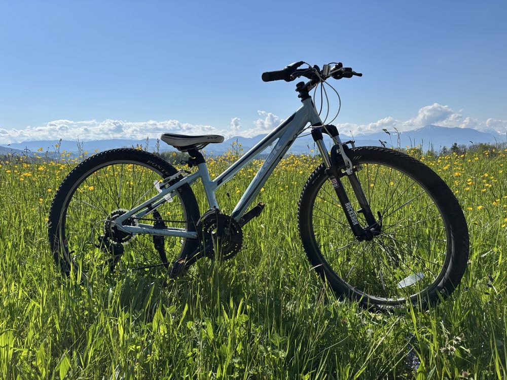 Light Blue Trek Mountain Bike - Perfect for Summer Trails! | Kaufen auf ...