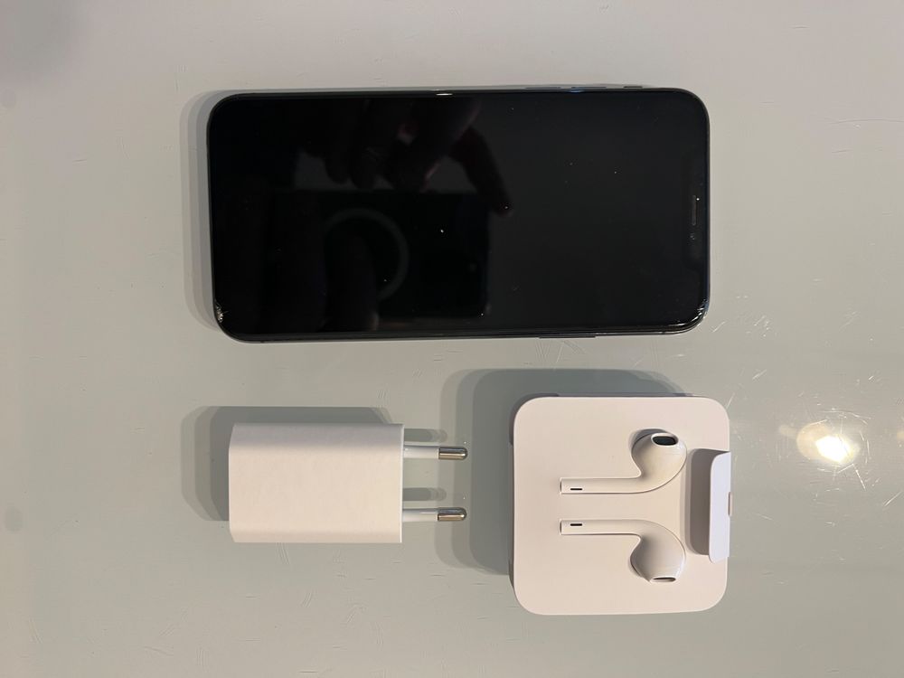 iPhone X - 64GB (Schwarz) (Gebraucht) in Zollikerberg für CHF 105 – mit ...