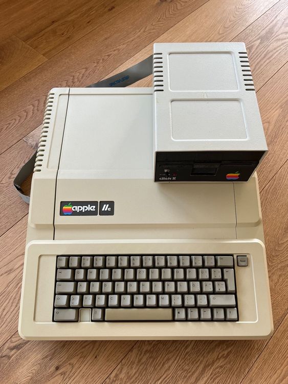 Apple //e (2e) mit Floppy Laufwerk (Gebraucht) in Jona für CHF 355 ...