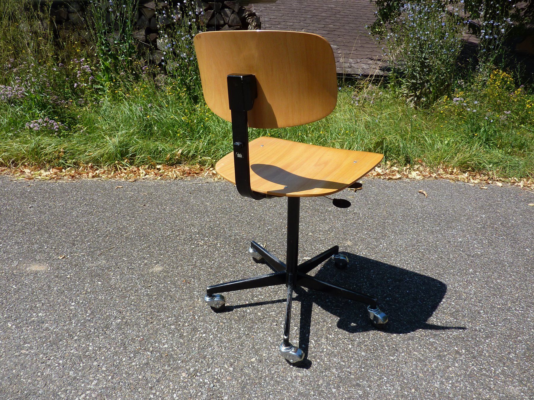 1 STELLA Stuhl auf Rollen Bürostuhl Holzstuhl Werkstattstuhl (Gebraucht) in Sumiswald für CHF ...