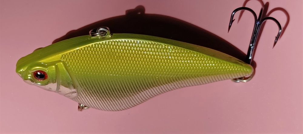 Neuer Schöner Wobbler , 7Cm, 16 Gramm mit Geräuschkugeln | Kaufen auf Ricardo