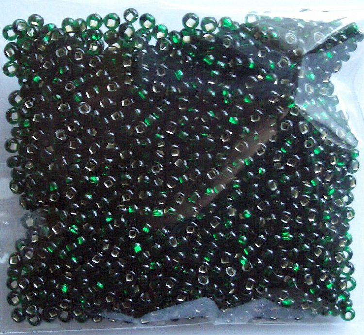 Rocailleperlen Grün mit Silbereinzug 3 mm (Neu und originalverpackt) in Gunzwil für CHF 2 – mit ...
