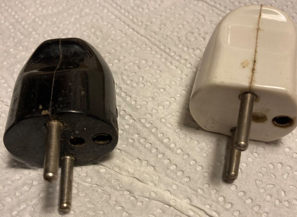 Stecker 230 V 3-polig mit Erdungsbuchse (Gebraucht) in Wittnau für CHF ...